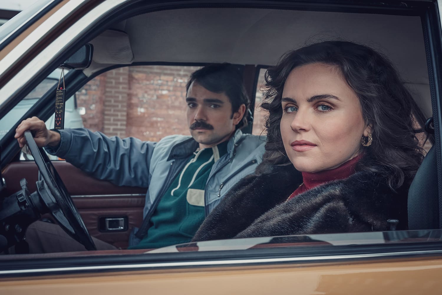 La serie ‘The Curse: De oro por sorpresa’ llega a Filmin - Gatrópolis
